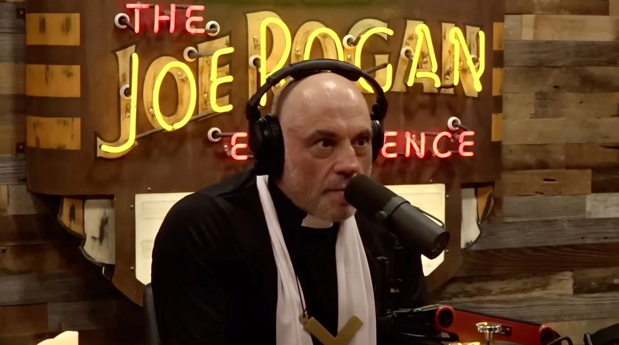 Joe Rogan Criticizes The Harsh Tactics Of ICE: Here's Why He's Wrong ...